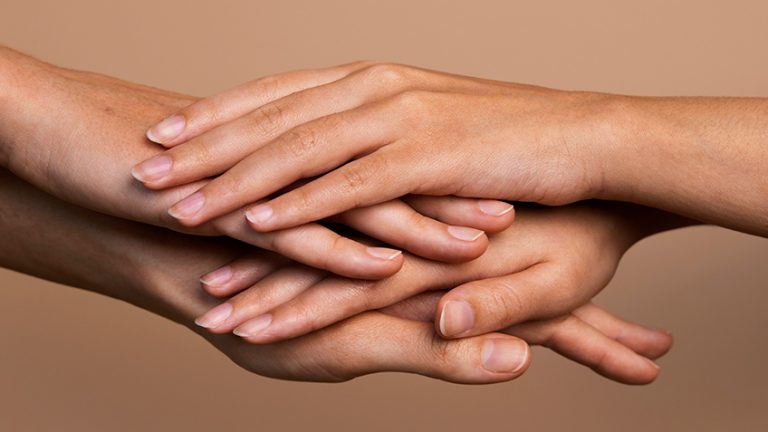 Manos suaves: el secreto está en el cuidado diario | Piel Saludable